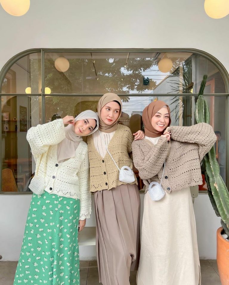 8 Ide Dresscode Bukber yang Kompak dan Keren bersama Bestie – Amigo Group